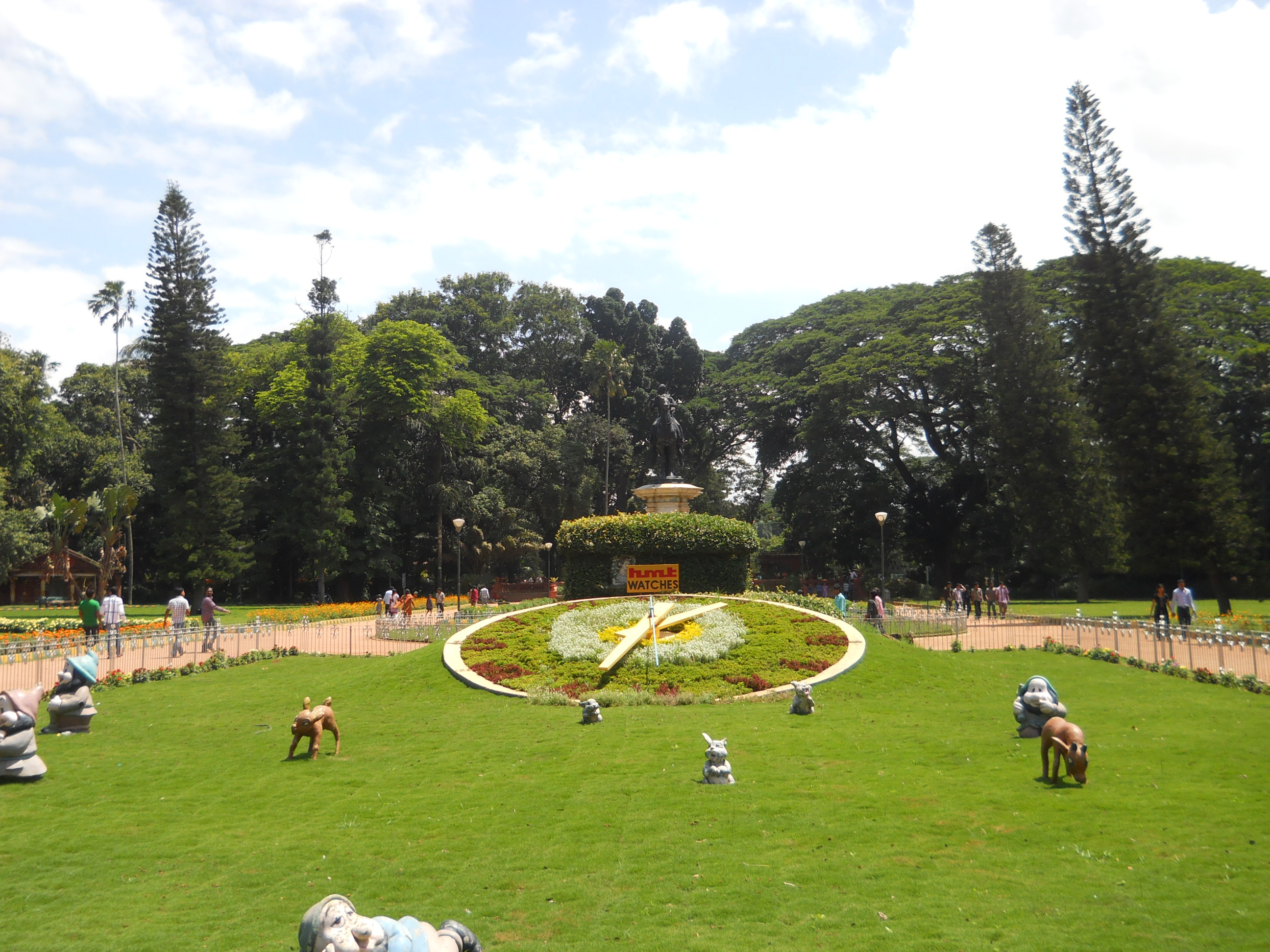 Lal Bagh Botanical Garden timings, opening time, entry timings ...